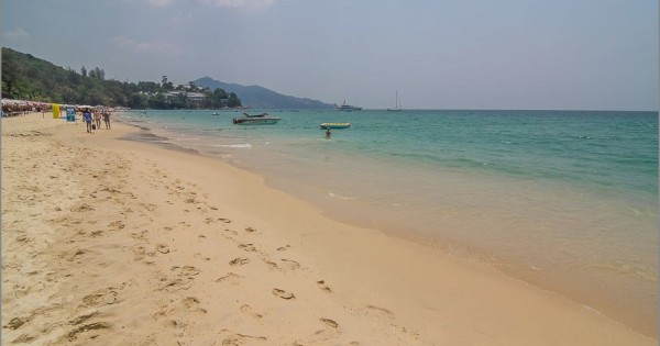 Surin Beach, un lugar para unas vacaciones de playa en Phuket