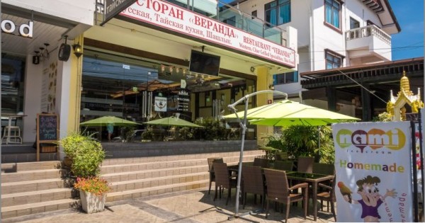 Rusų restoranas Veranda Phuket mieste Karon, rusiška virtuvė